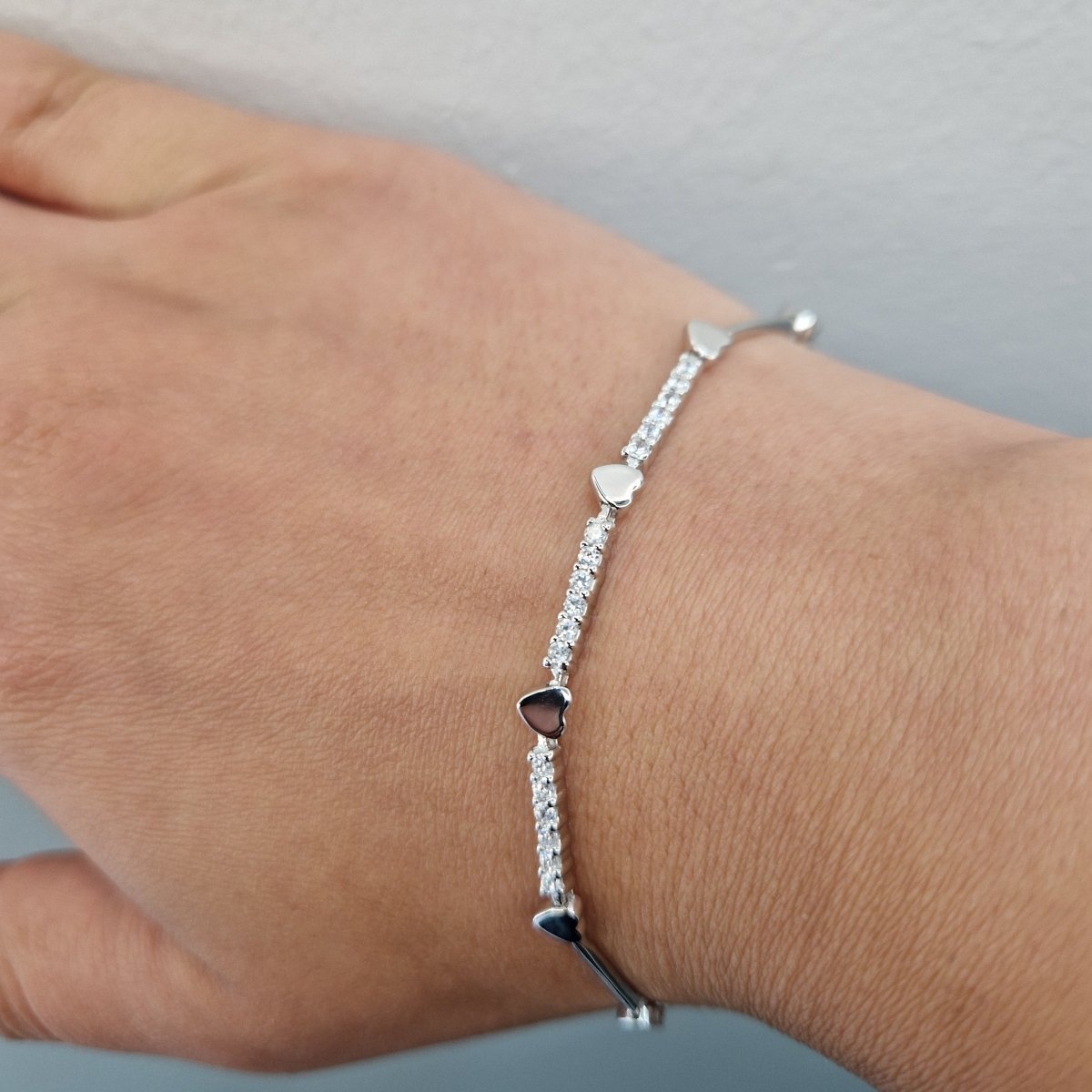 Stelt silver armband med stenar - Guldklippet.se